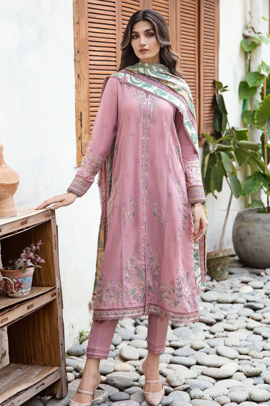 Summer lawn collection and dresses | Lawn Suits Online Pakistan ...